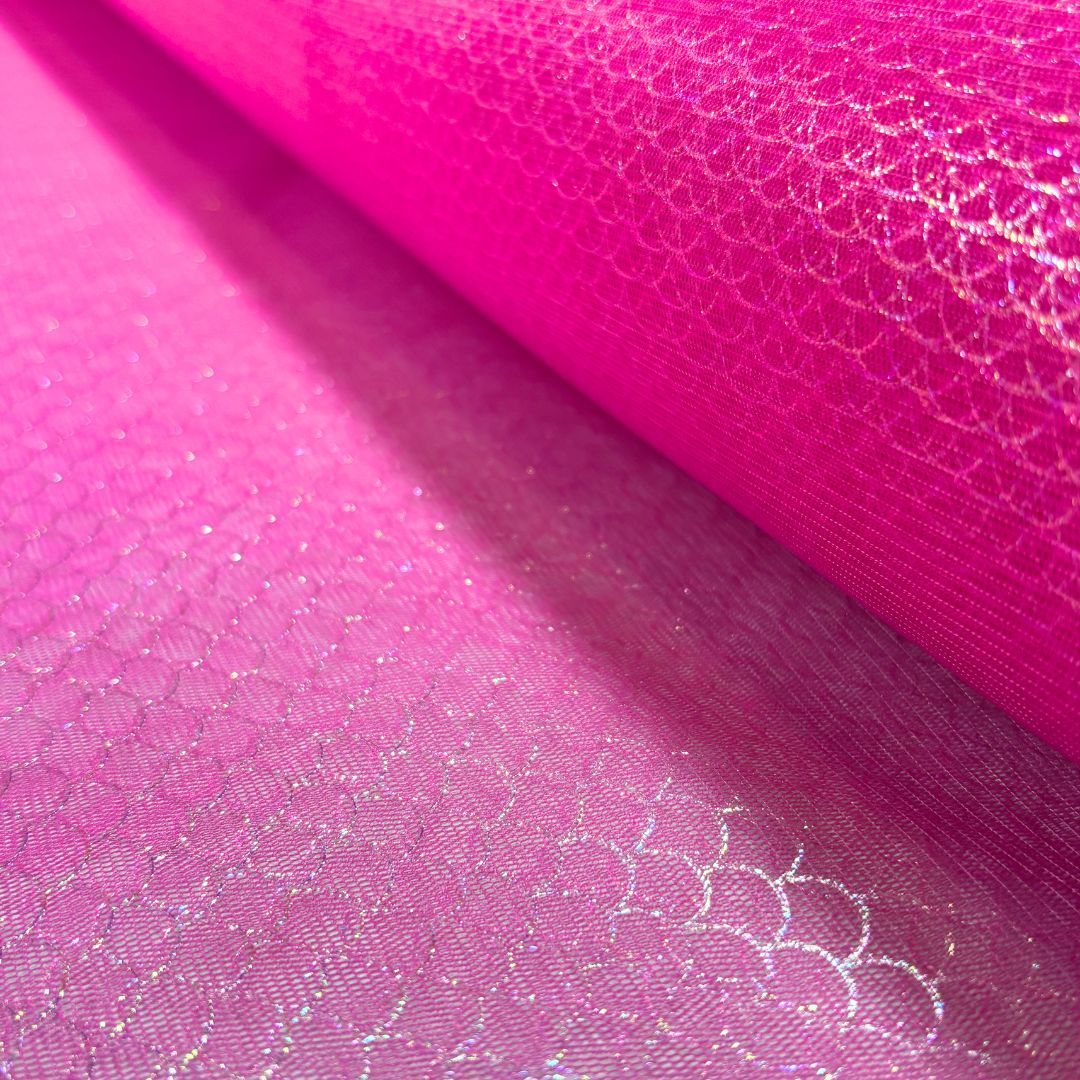 Tela tul con escamas brillantes – Ideal disfraces y manualidades.